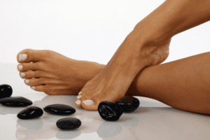 FeetFinder Review: The Guide to Selling Feet Pics & Videos Online